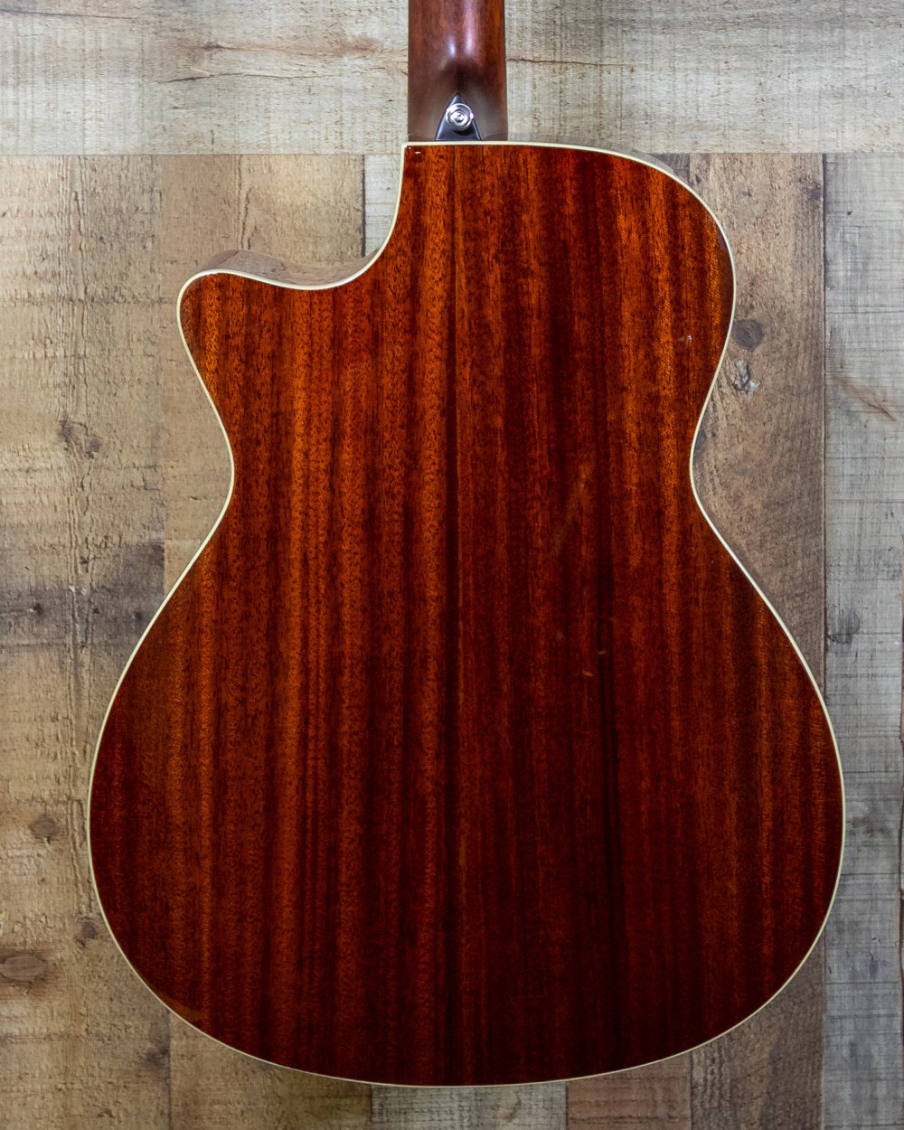 Alvarez Masterworks Grand Auditorium A/E Shadowburst with Cutaway ...